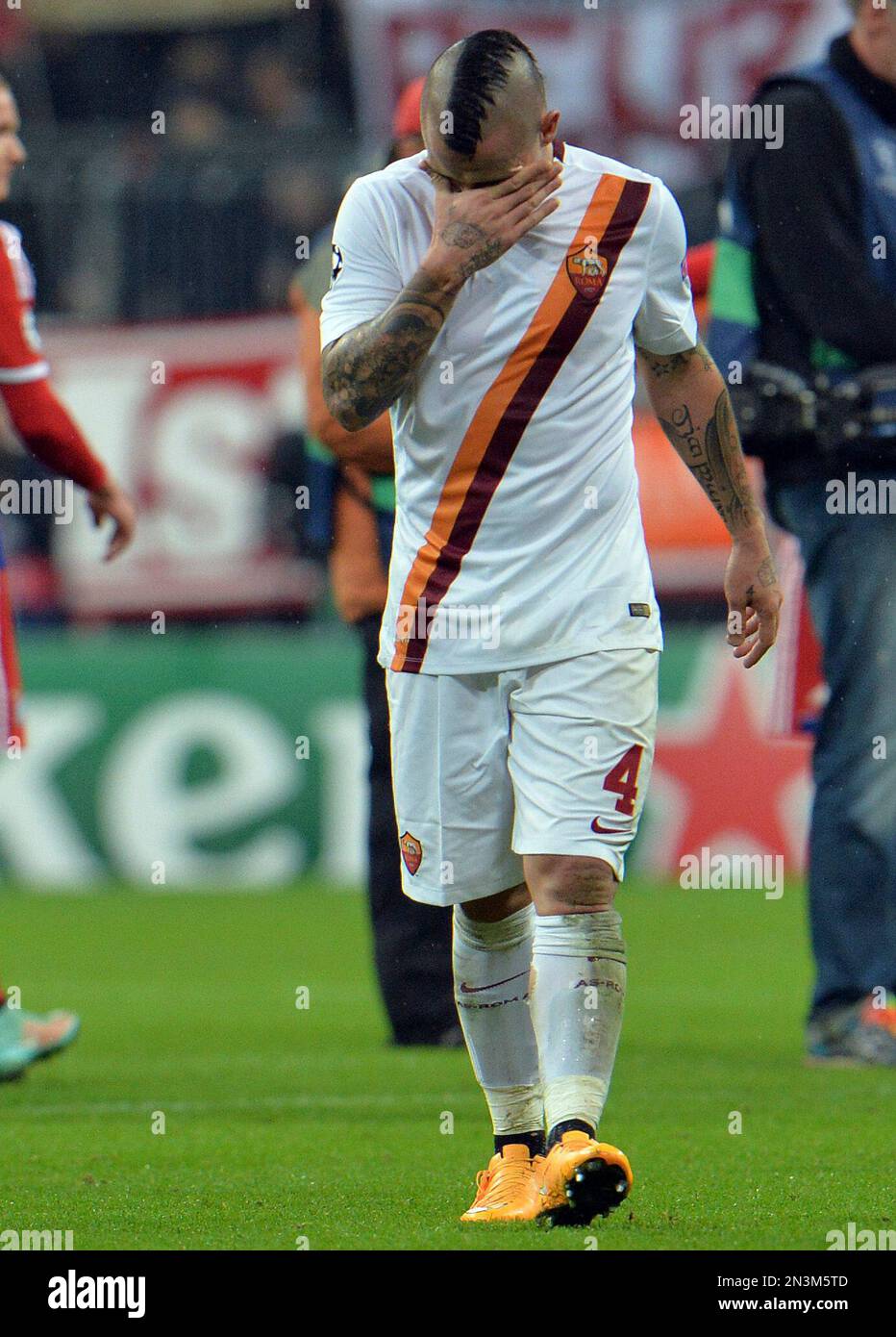 Roma's Radja Nainggolan leaves the pitch after losing the Champions ...
