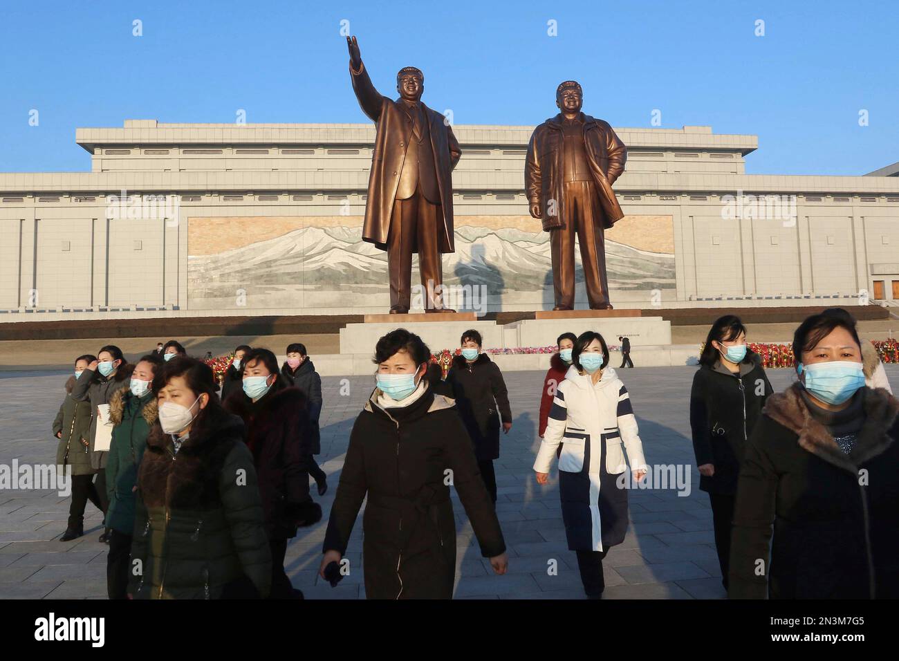 Pyongyang citizens visit Mansu Hill to pay respect to the statues of ...