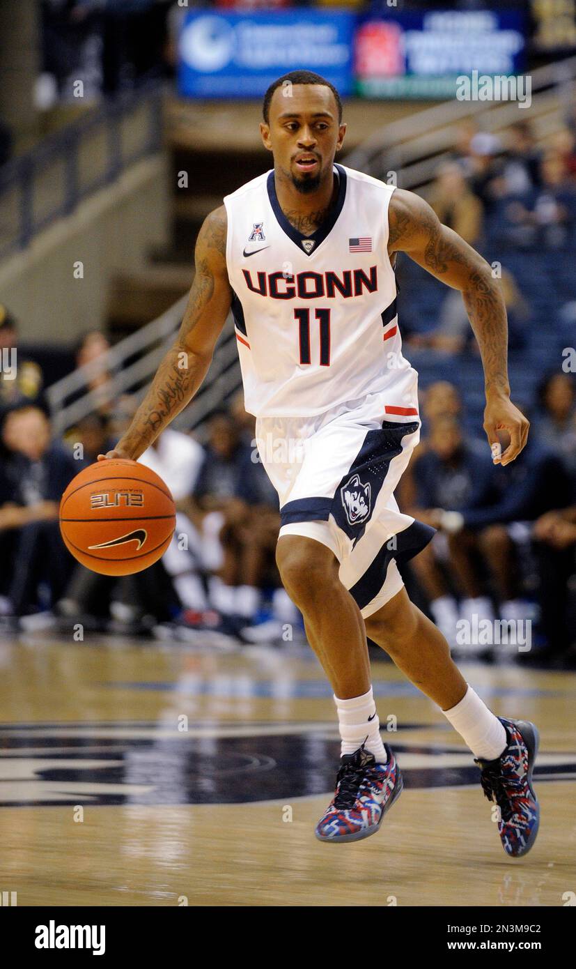 Connecticut's Ryan Boatright (11) during the first half of an NCAA men ...