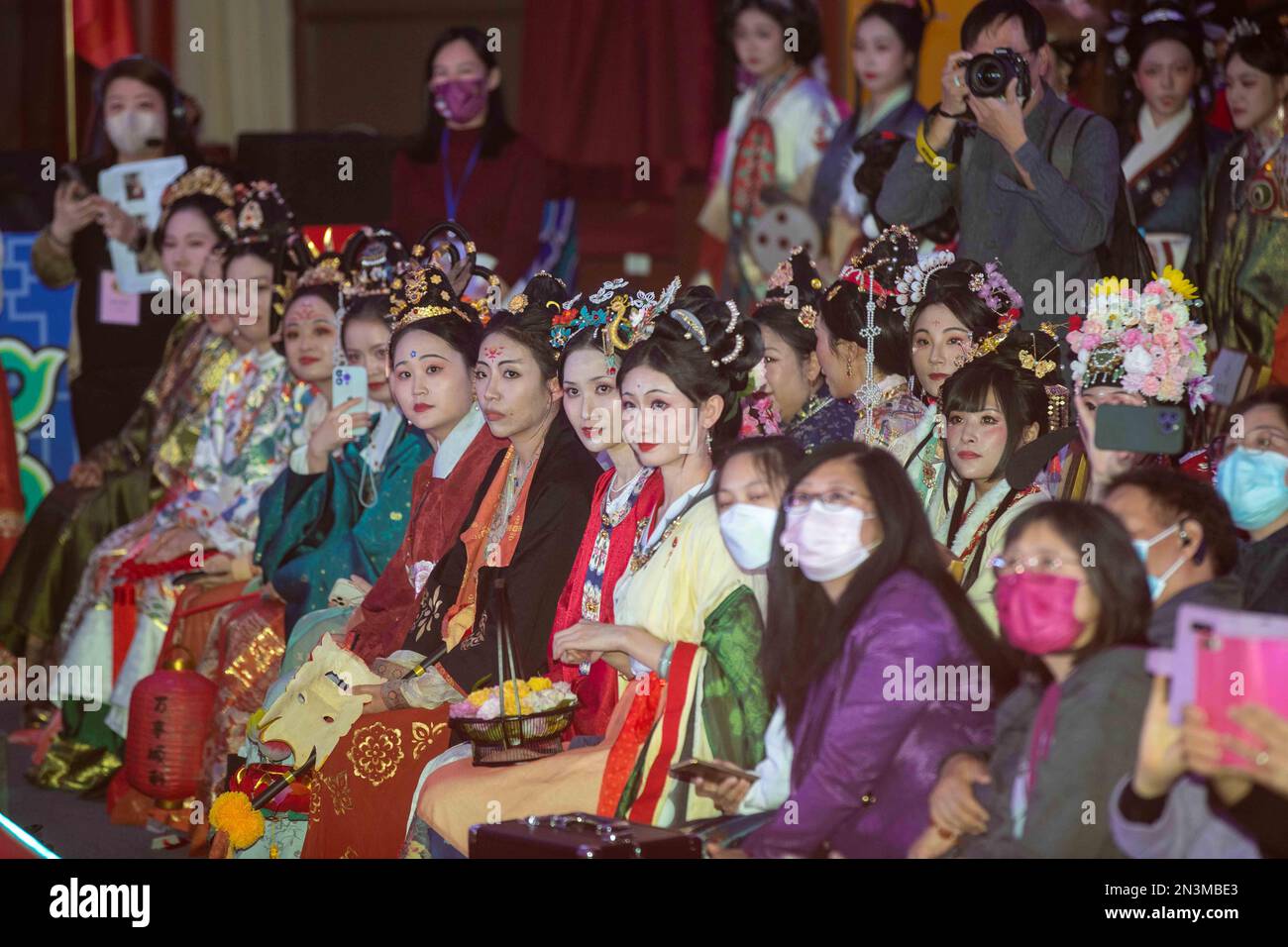 A Hanfu competition was held in Wong Tai Sin Temple on Lantern Festival ...
