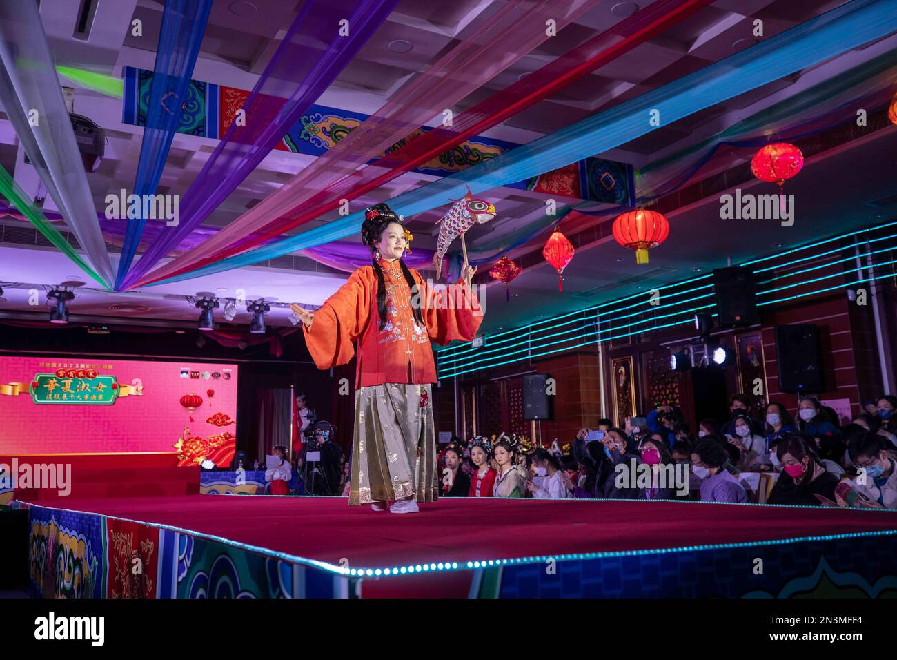 A Hanfu competition was held in Wong Tai Sin Temple on Lantern Festival ...
