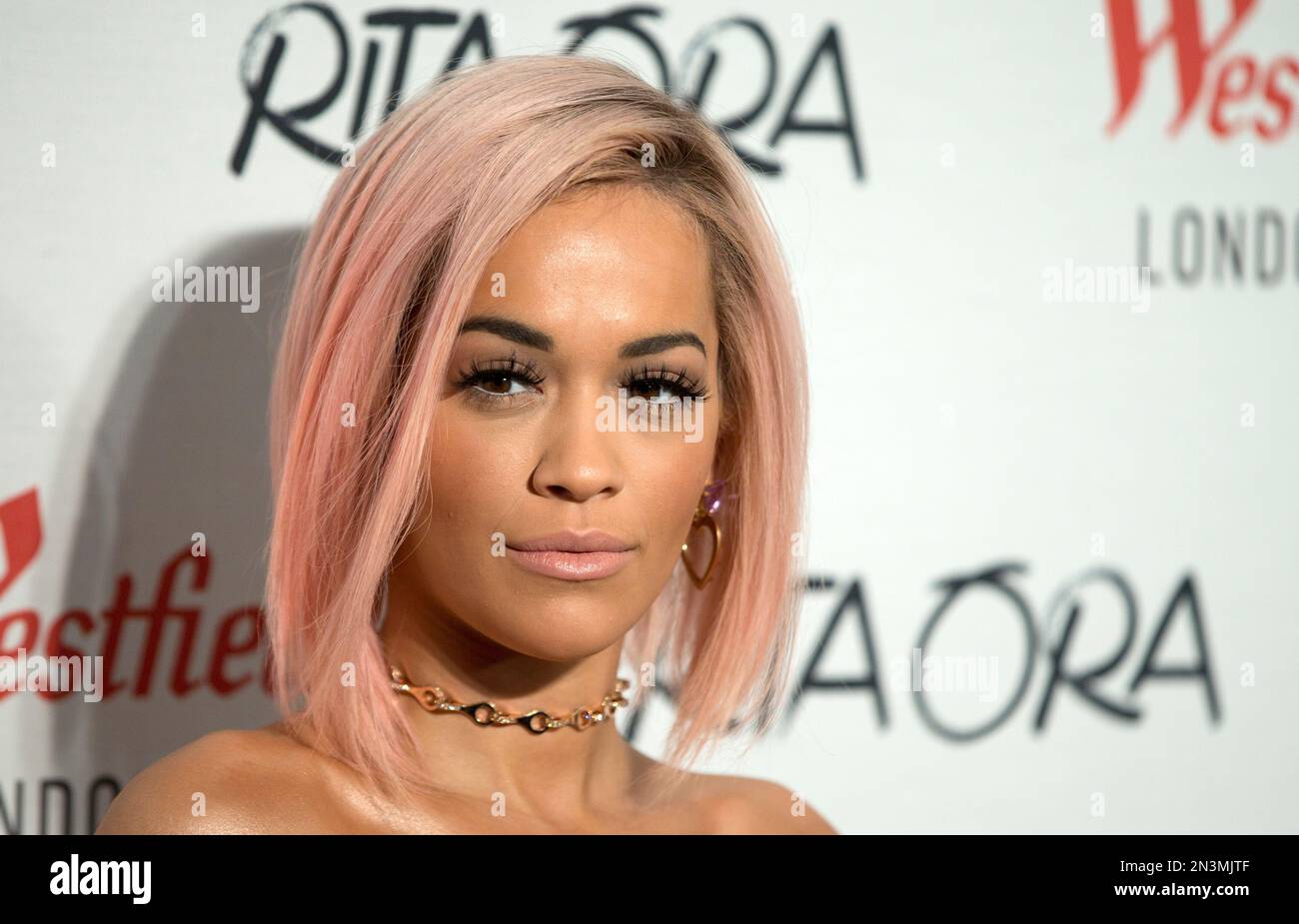 Lights Singer Hair Blonde