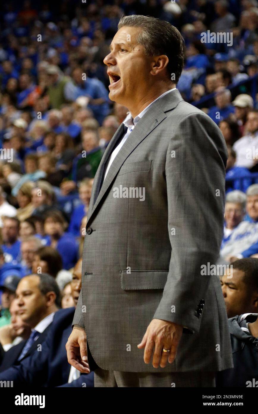 Kentucky head coach John Calipari urges his team on during the second ...