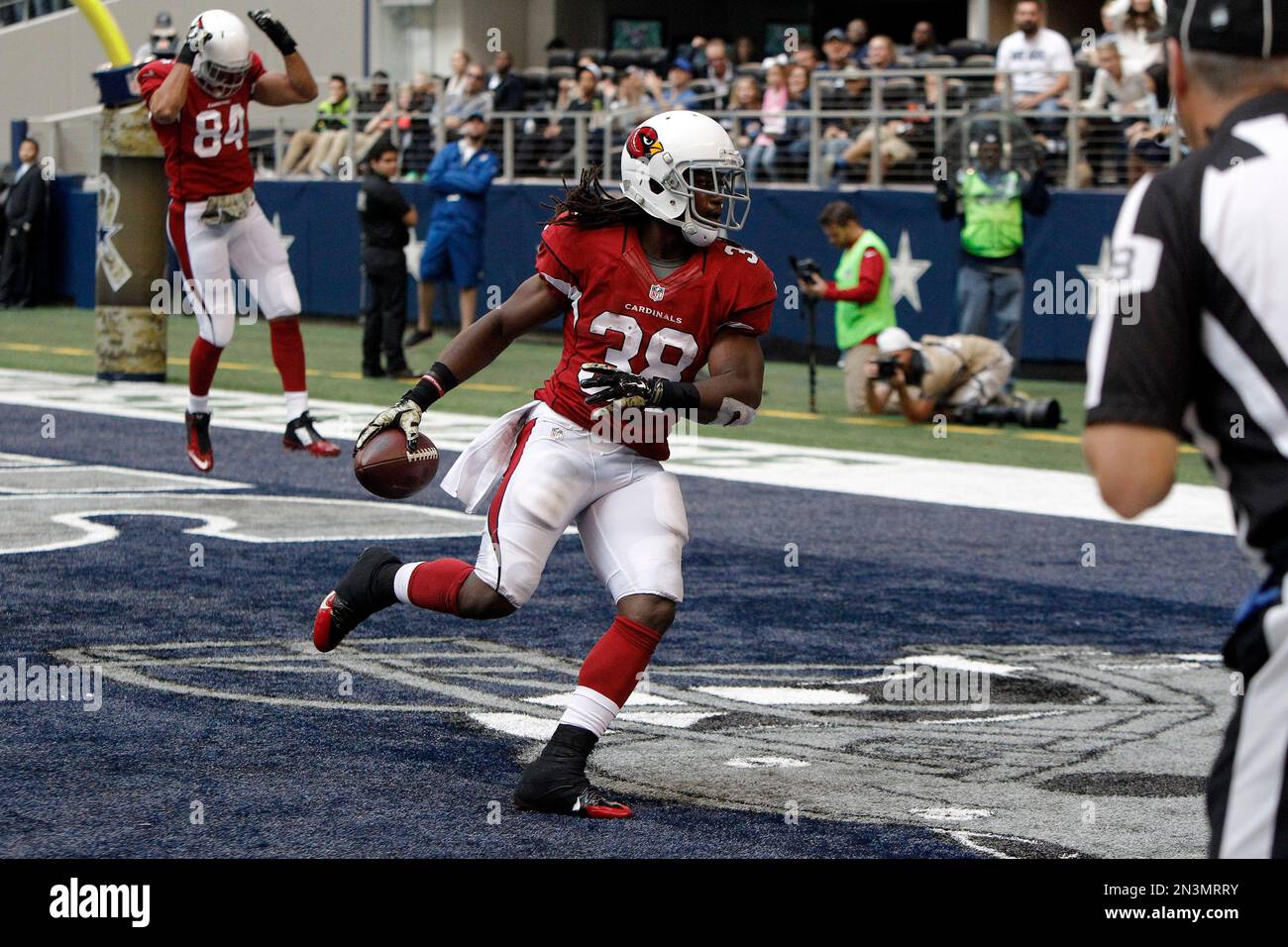 Arizona Cardinals running back Andre Ellington (38) makes a touchdown ...