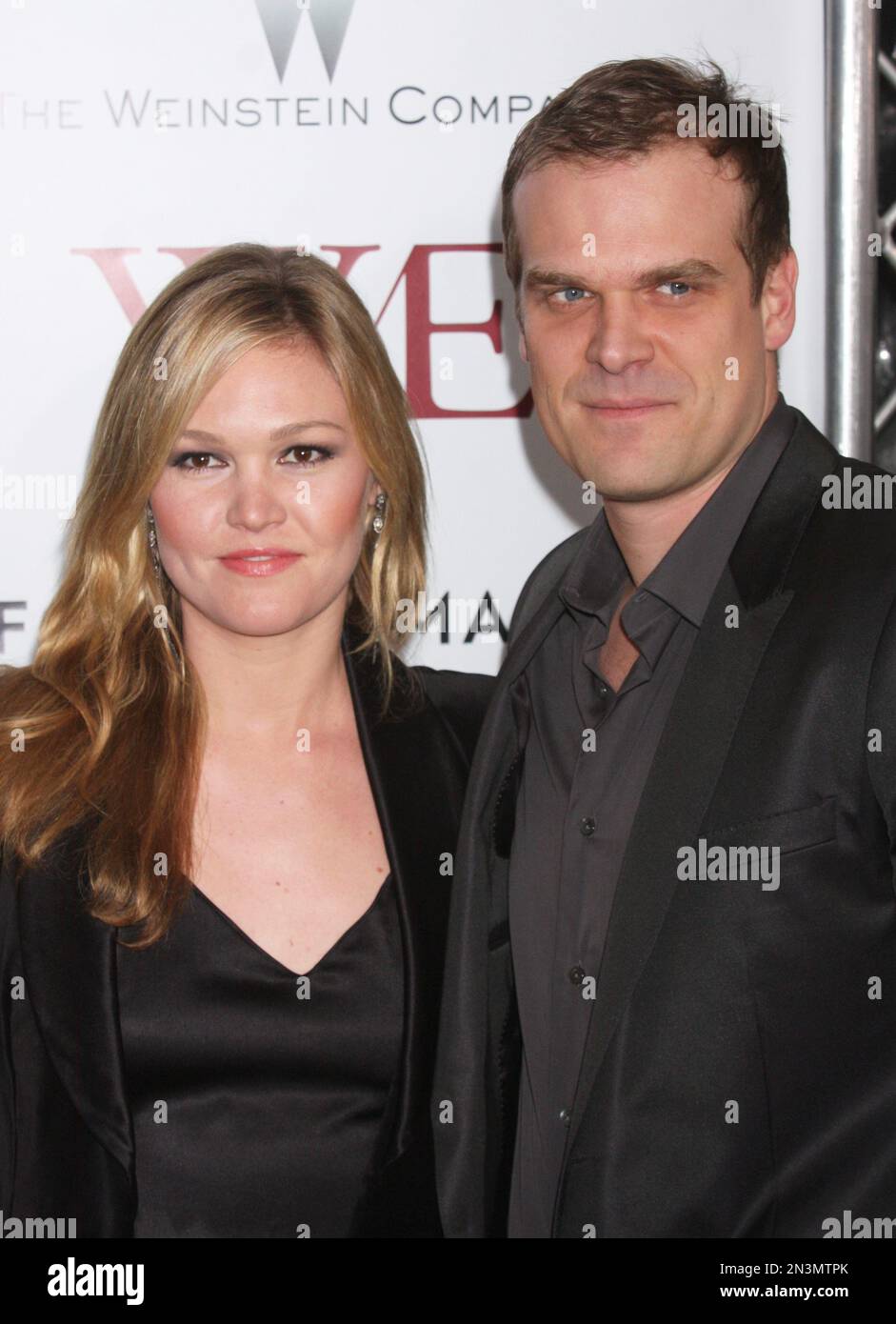 Julia Stiles Boyfriend David Harbour