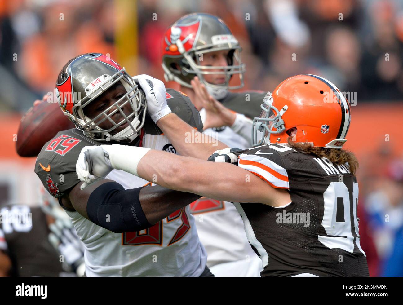 Tampa Bay Buccaneers tackle Demar Dotson, left, blocks against ...