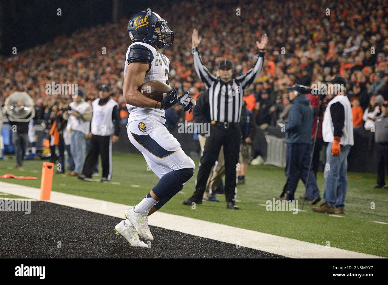 California running back Daniel Lasco (2) scores a touchdown against ...