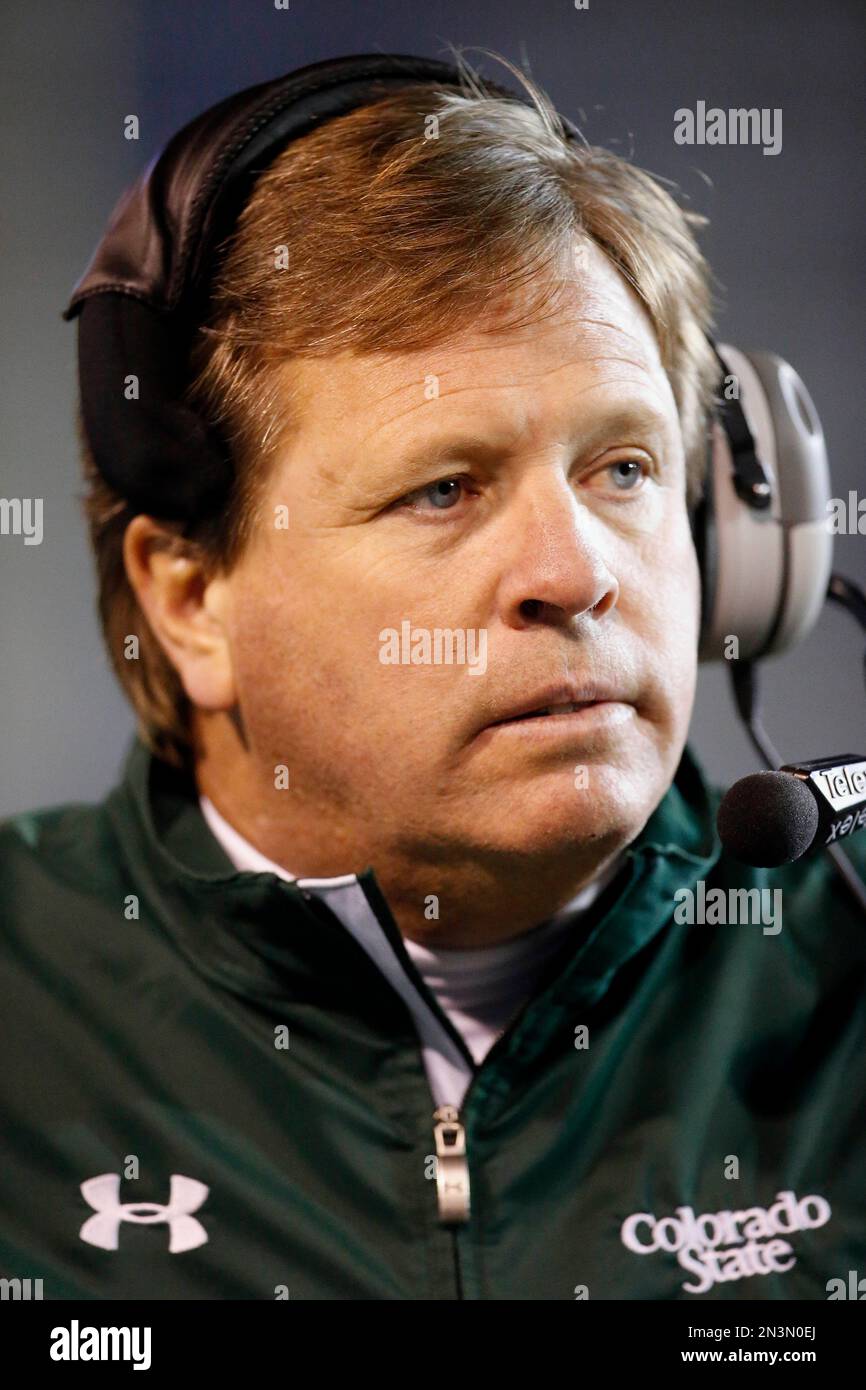 Colorado State head coach Jim McElwain walks the sideline during the ...