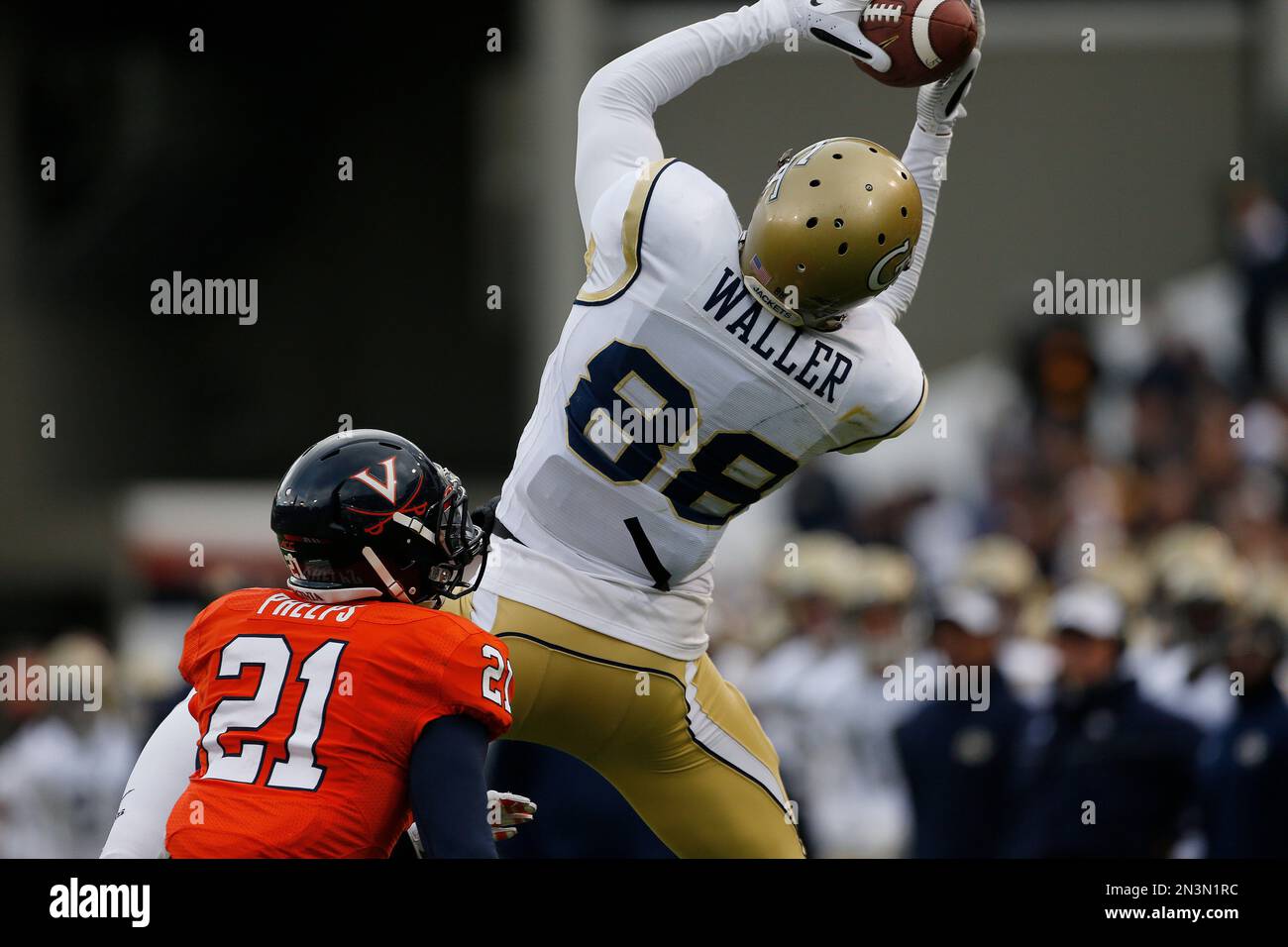 Georgia Tech wide receiver Darren Waller (88) works against Virginia ...