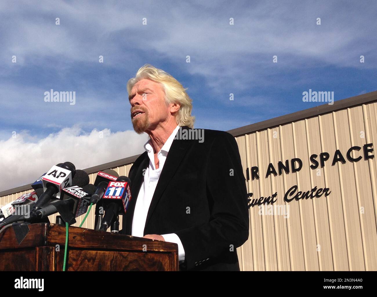 Billionaire Virgin Galactic founder Richard Branson salutes the bravery ...