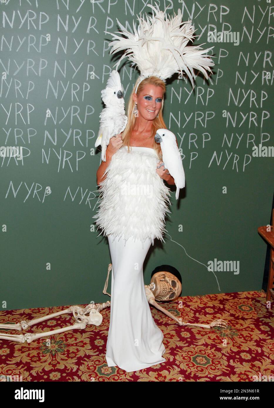 Sandra Lee attends Bette Midler's 2014 Hulaween Gala: "Fellini ...