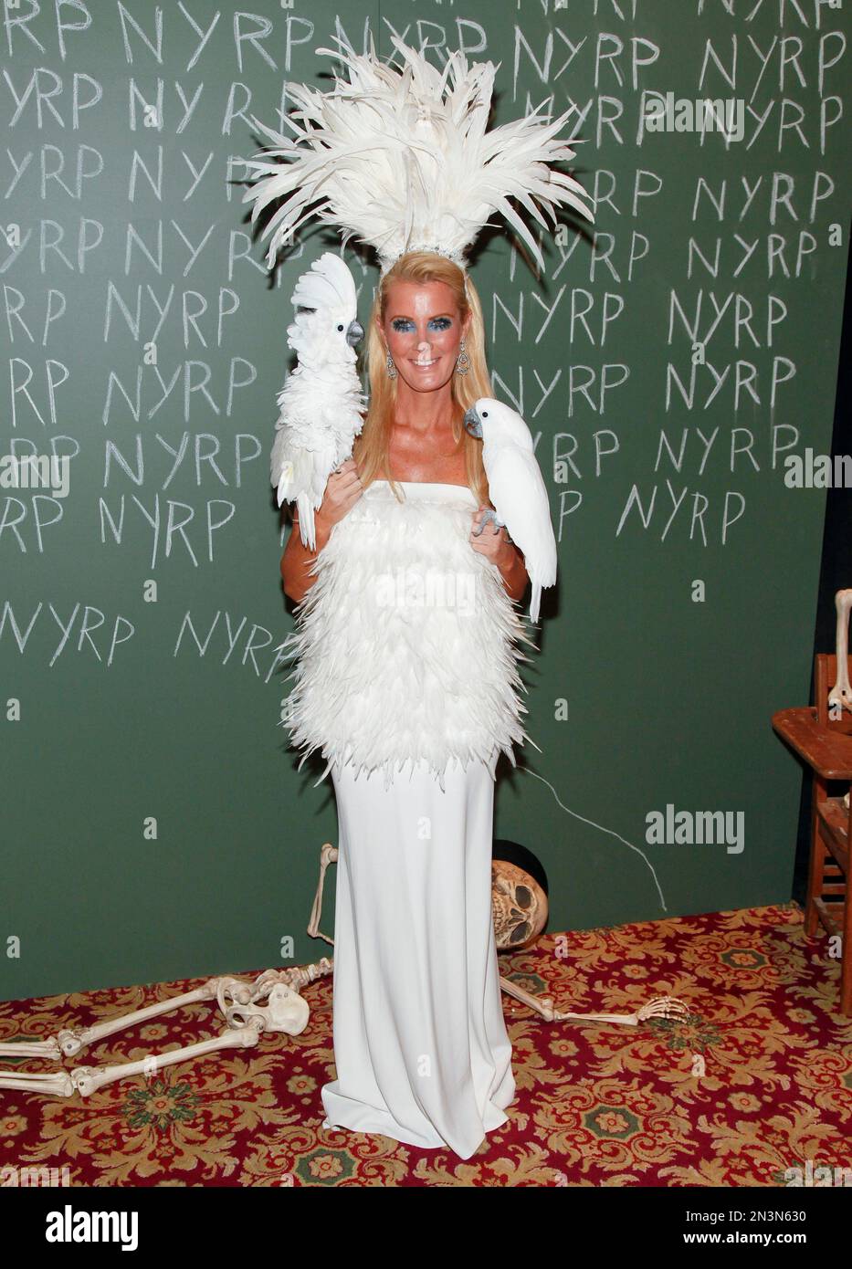 Sandra Lee attends Bette Midler's 2014 Hulaween Gala: "Fellini ...
