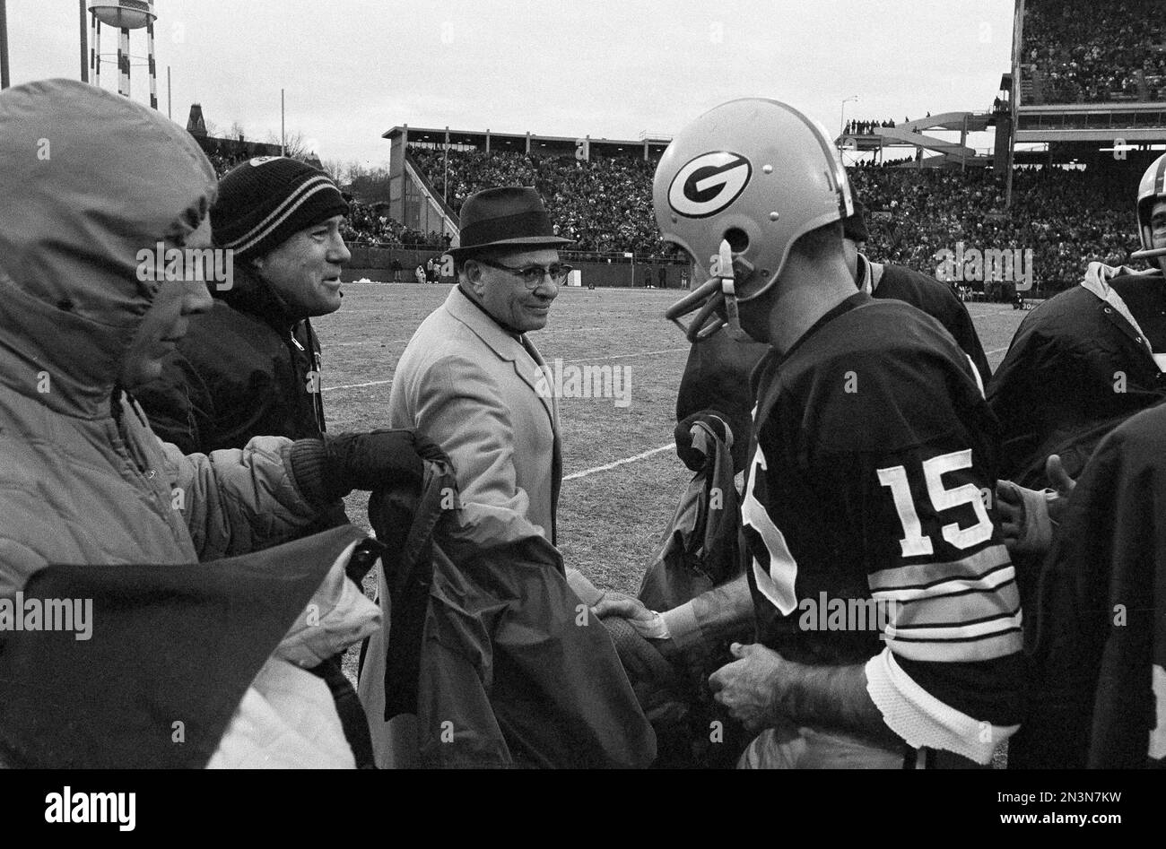 Green Bay Packers coach Vince Lombardi and quarterback Bart Starr ...