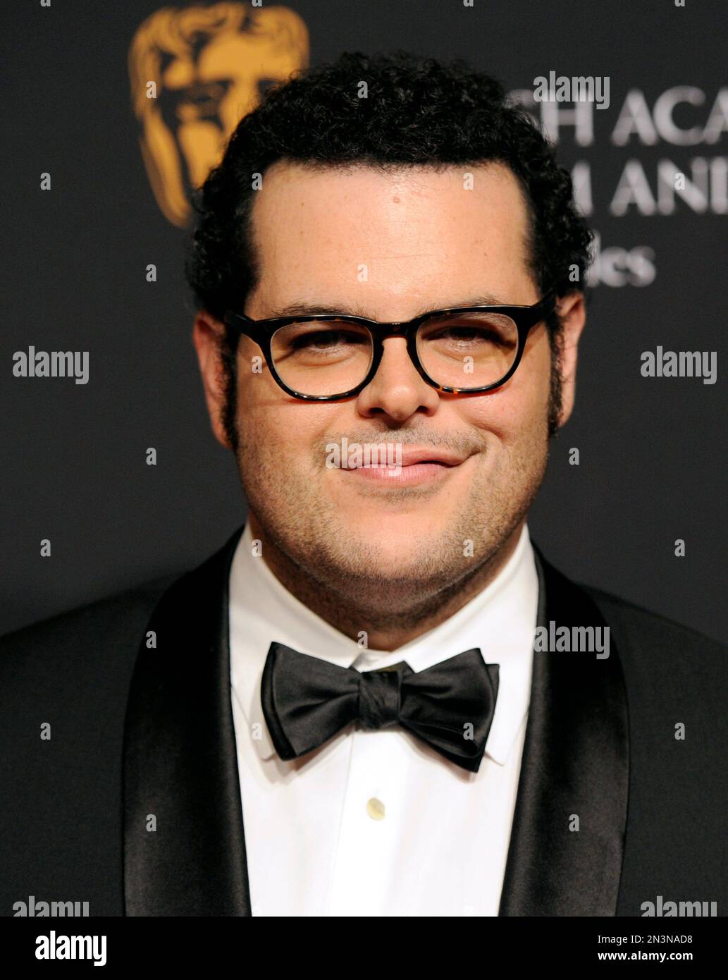 Josh Gad arrives at the BAFTA Los Angeles Britannia Awards at the ...