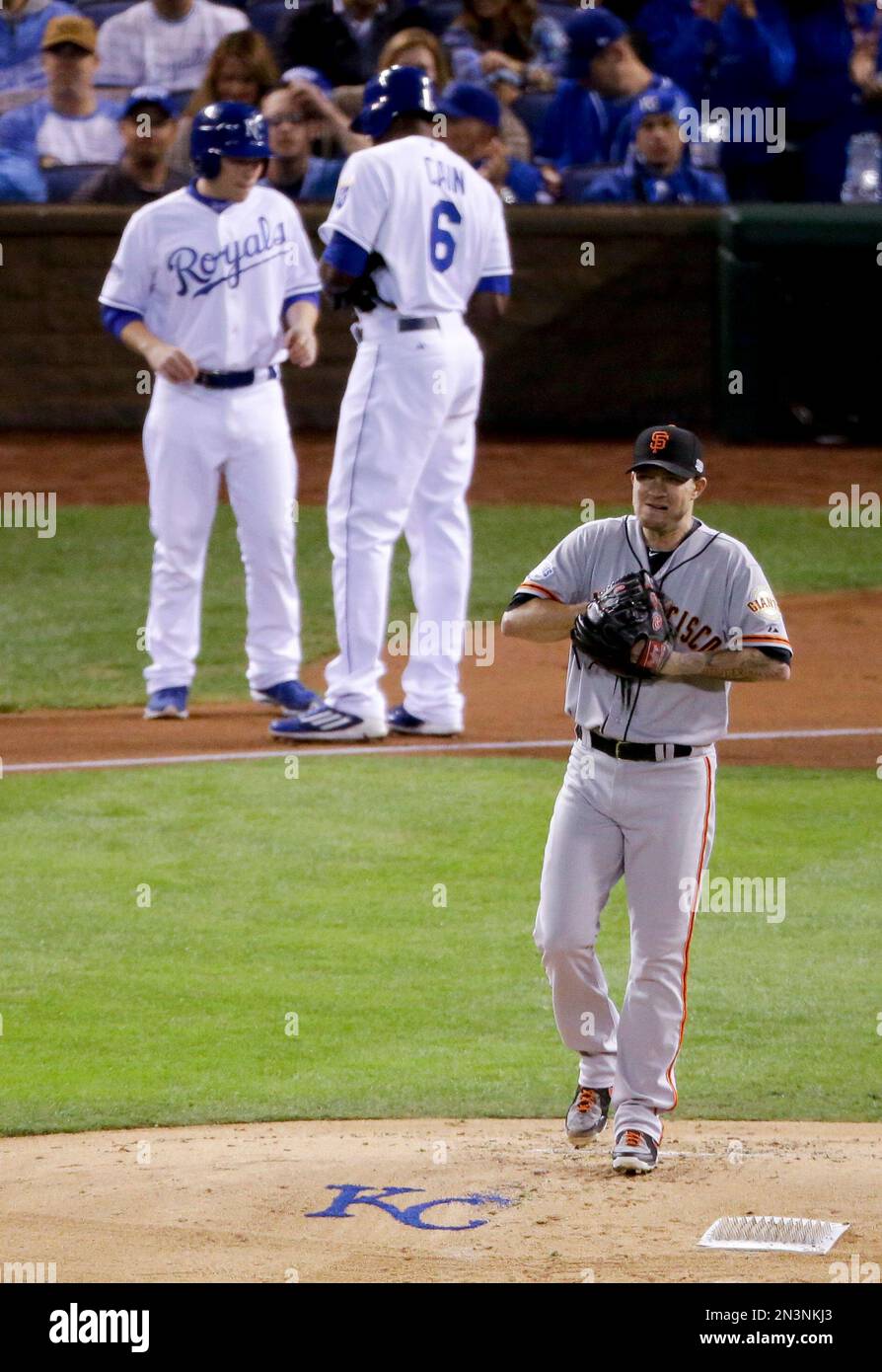 San Francisco Giants starting pitcher Jake Peavy, right, reacts after ...