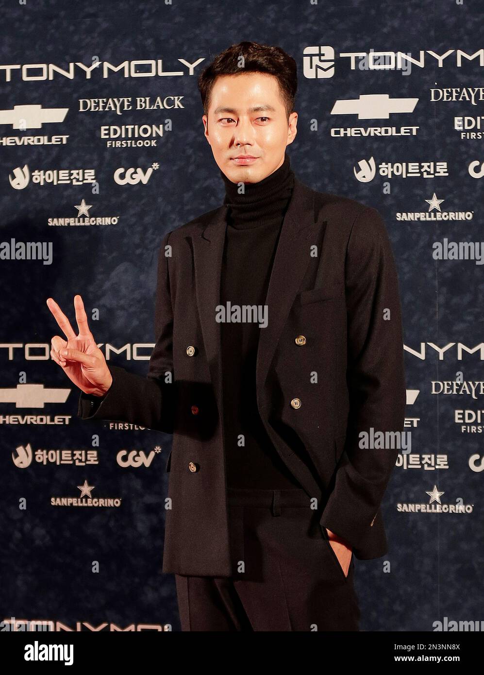 South Korean actor Jo In-sung poses at the 2014 Style Icon Awards in ...