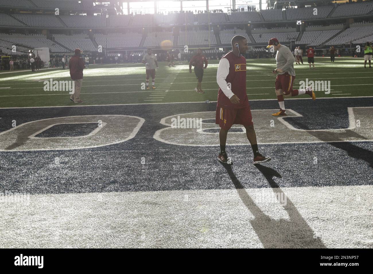 Washington Redskins free safety Ryan Clark (25) warmup before the first ...