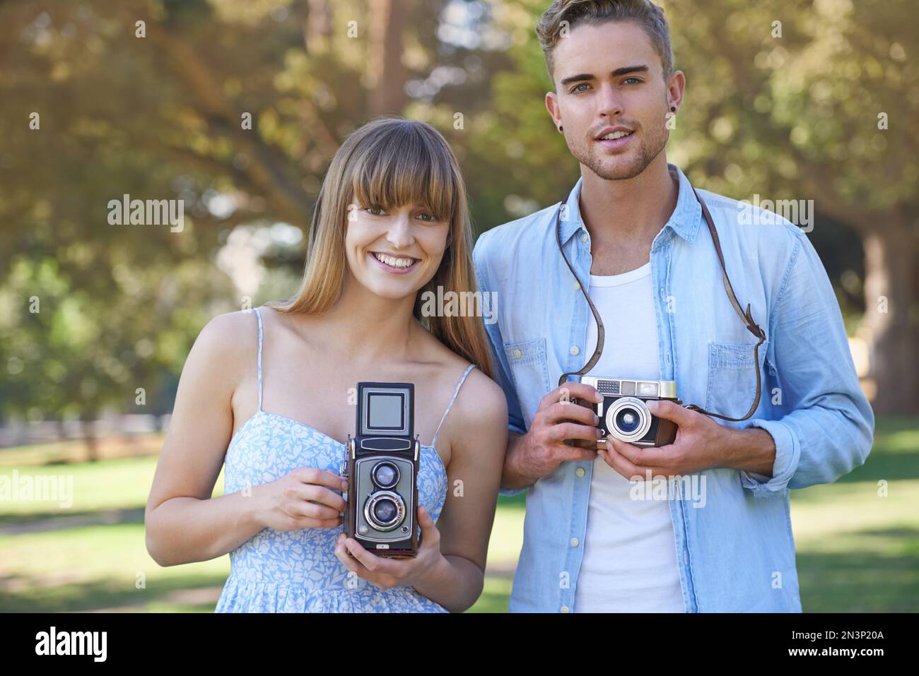 Vintage cameras hi-res stock photography and images - Alamy