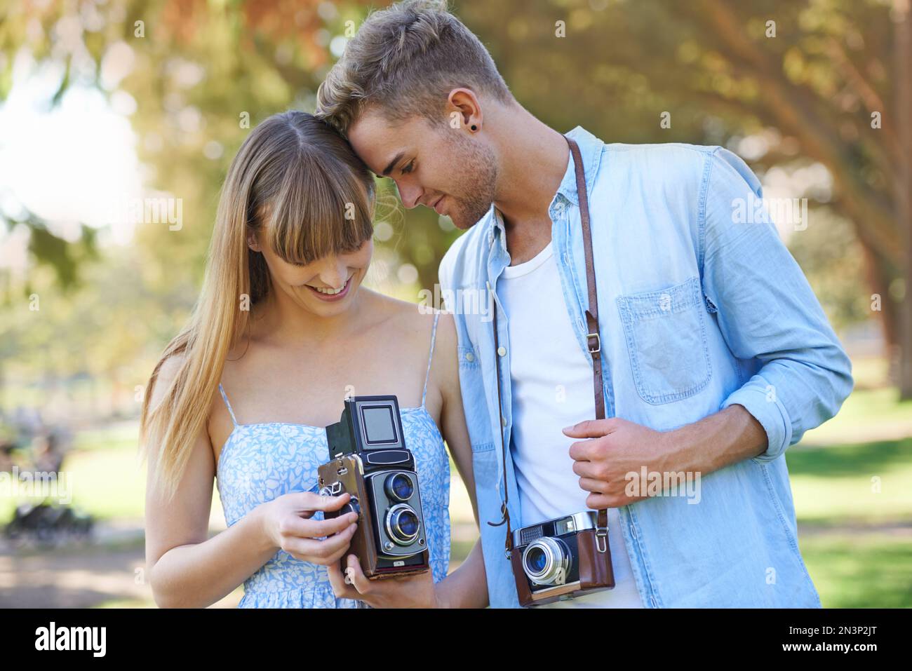 Vintage cameras hi-res stock photography and images - Alamy