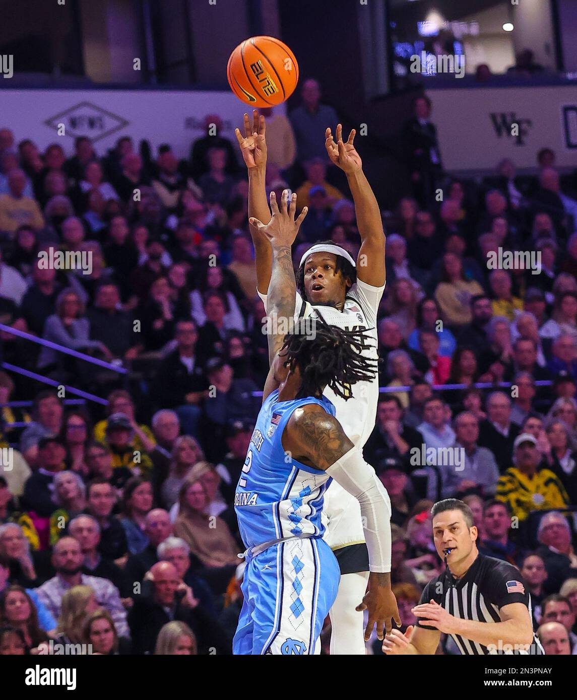 3point hi-res stock photography and images - Alamy