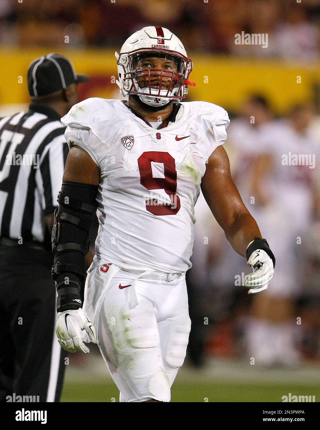 Stanford linebacker James Vaughters (9) during the second half of the ...