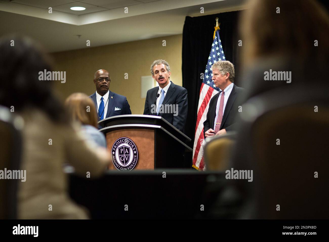 Fulton County District Attorney Paul L. Howard Jr., left, Los Angeles ...