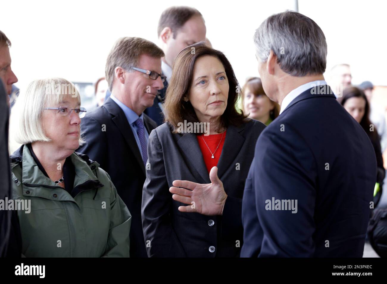 Boeing CEO Ray Conner, right, talks with with U.S. Senators Patty ...