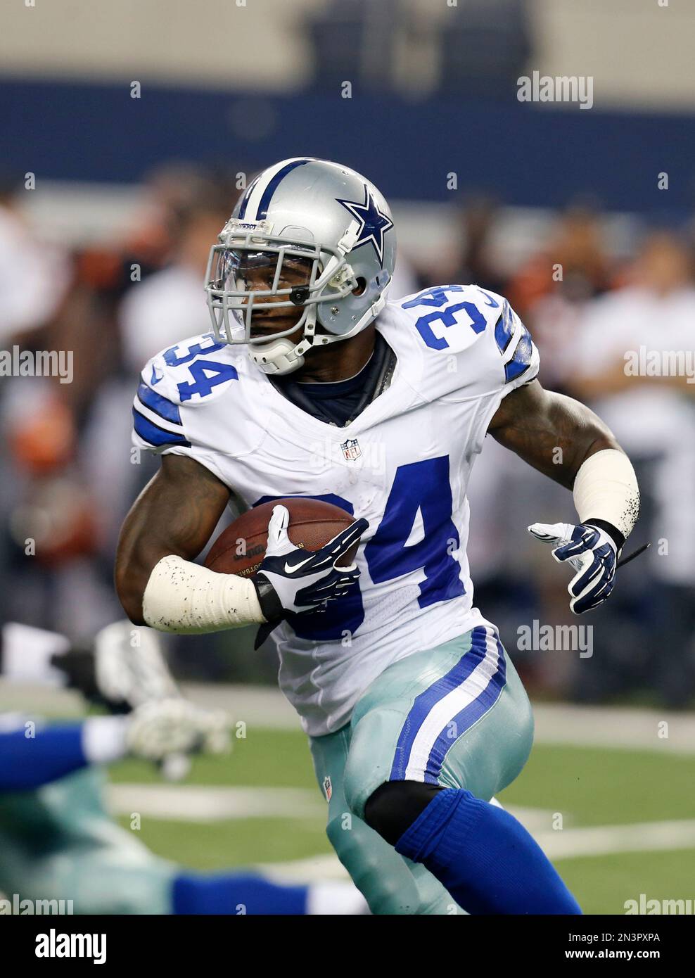 FILE - In this Aug. 24, 2013, file photo, Dallas Cowboys running back ...