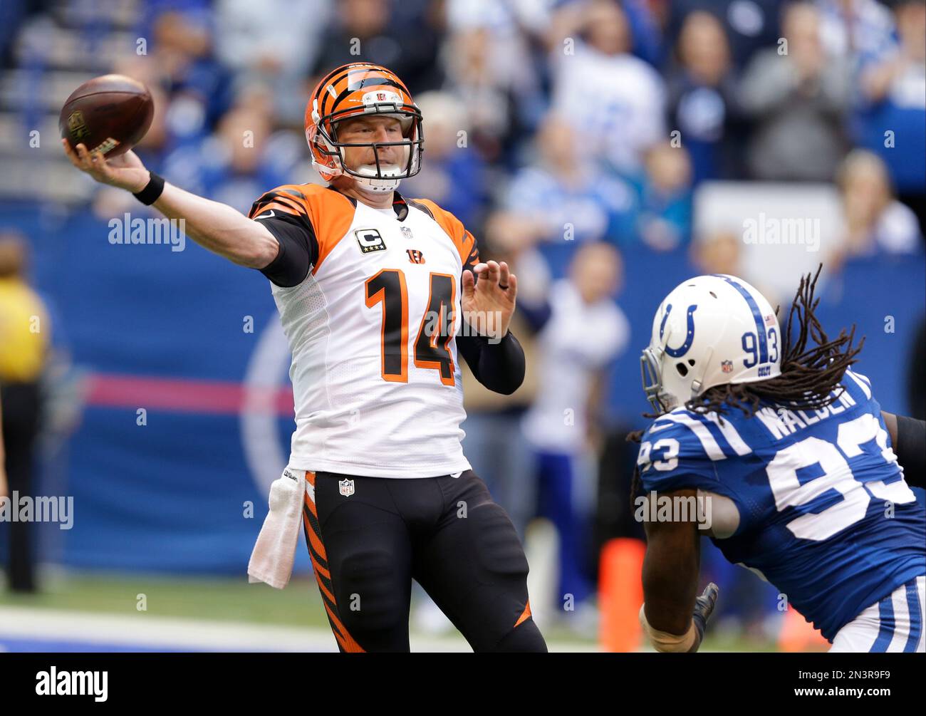 Cincinnati Bengals quarterback Andy Dalton throws during the first half ...