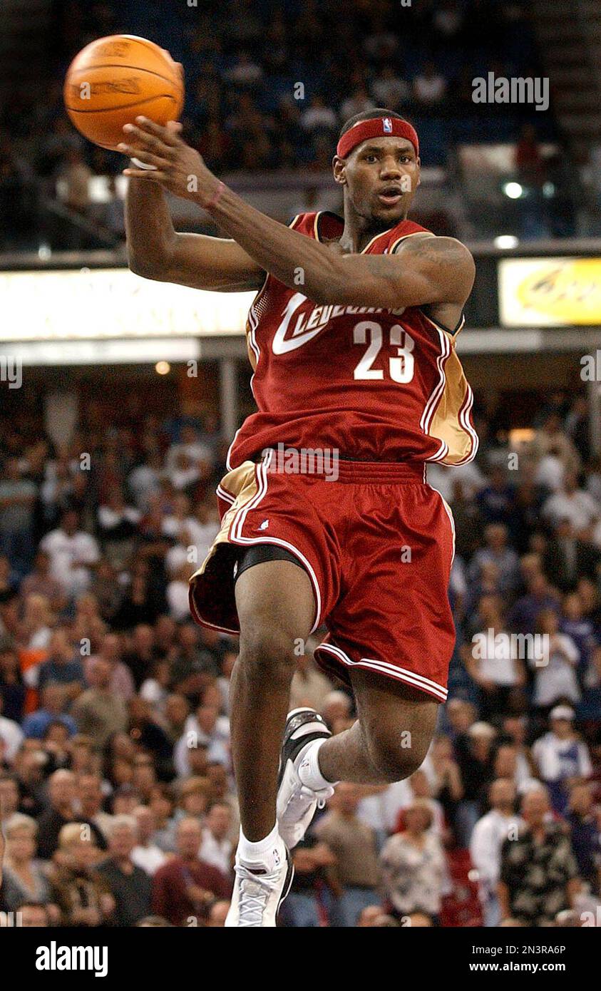 Lebron James Rookie Dunk