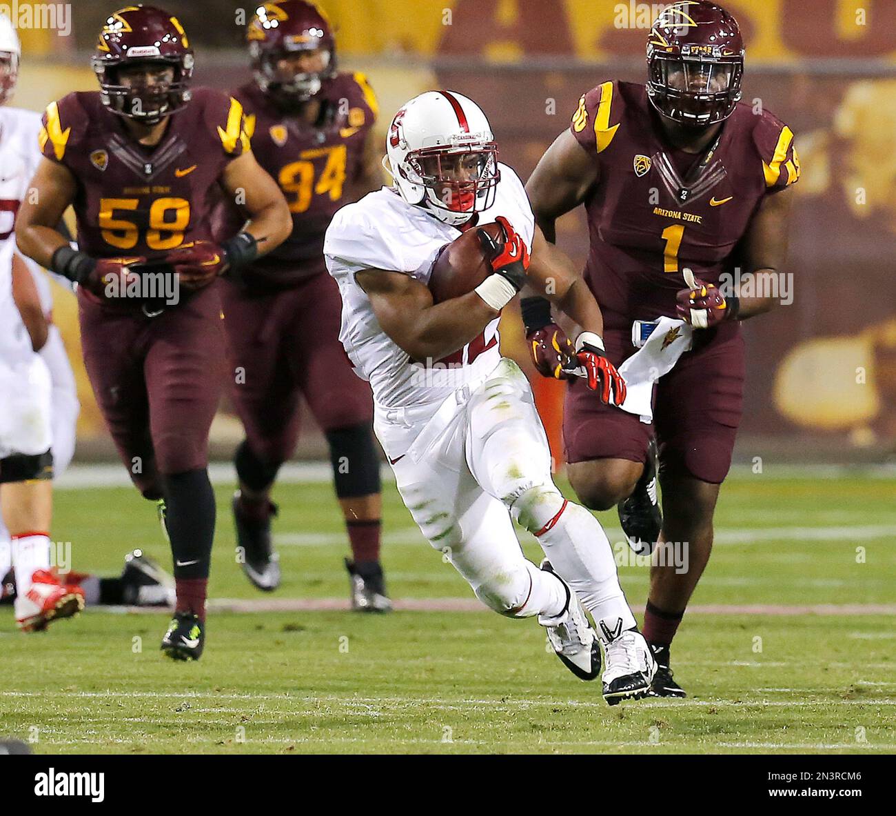 Stanford running back Remound Wright (22) runs for a first down against ...