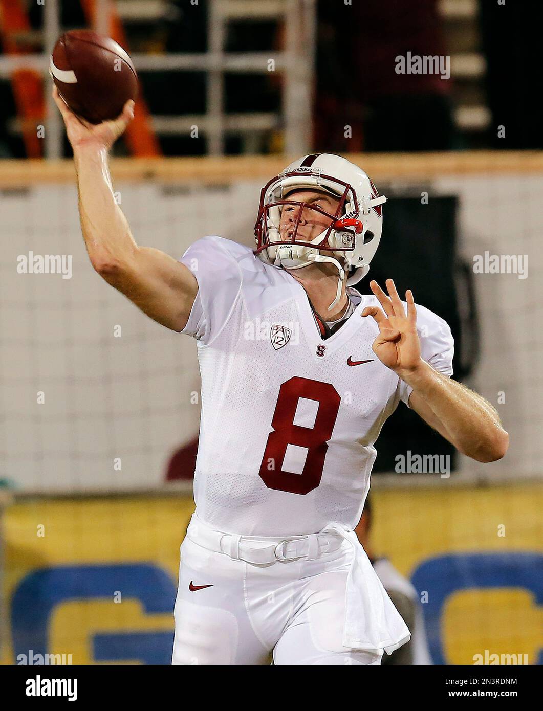 Stanford quarterback Kevin Hogan warms up before an NCAA college ...
