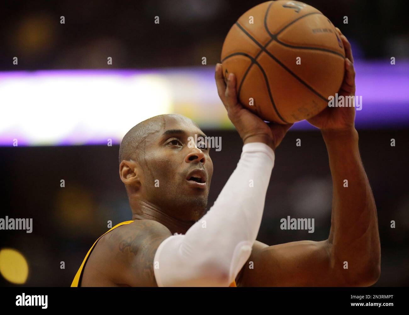 Los Angeles Lakers' Kobe Bryant shoots a free throw during the second ...