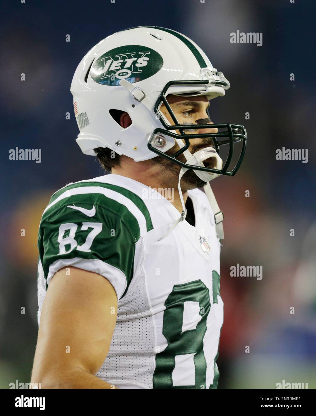 New York Jets wide receiver Eric Decker (87)warms up before an NFL ...
