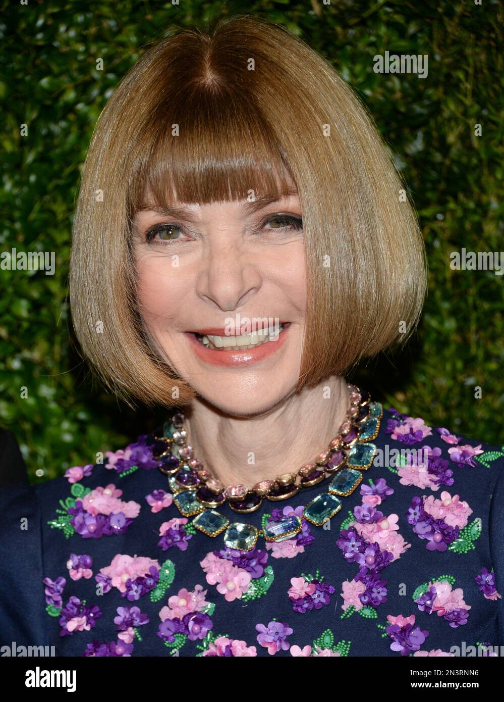 Anna Wintour attends the 2014 God's Love We Deliver Golden Heart Awards ...