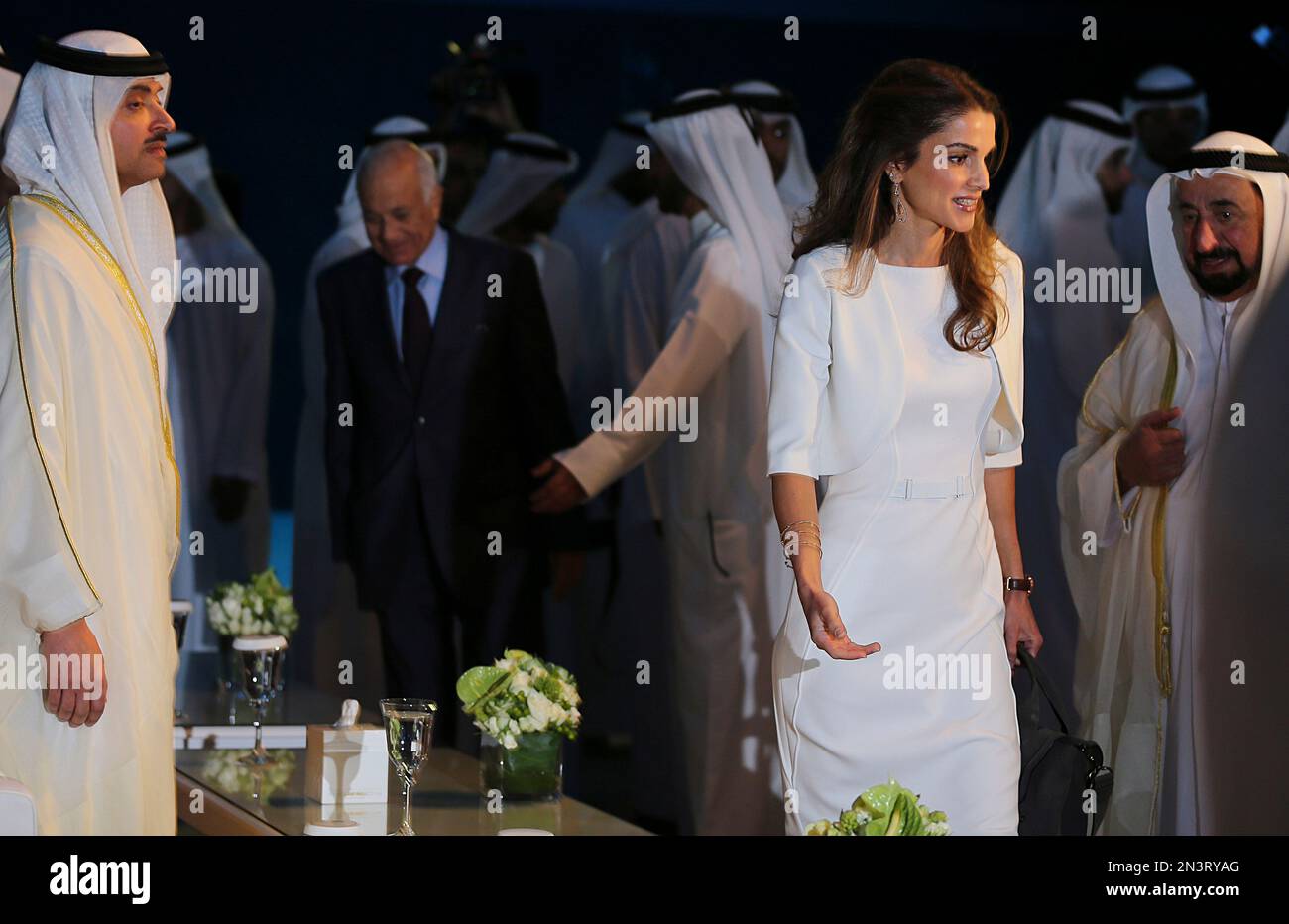 Queen Rania of Jordan, 2nd right, and Sheik Sultan Bin Mohammad Al ...