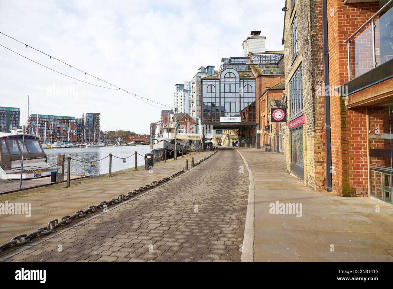 Ipswich waterfront old dock buildings hi-res stock photography and ...