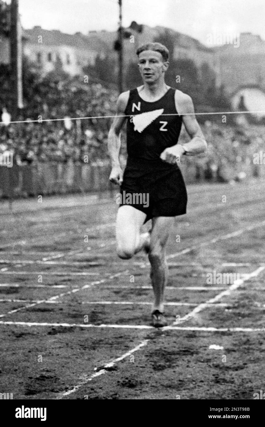 John Edward Lovelock, the New Zealand runner, winning the 1,500 metres ...