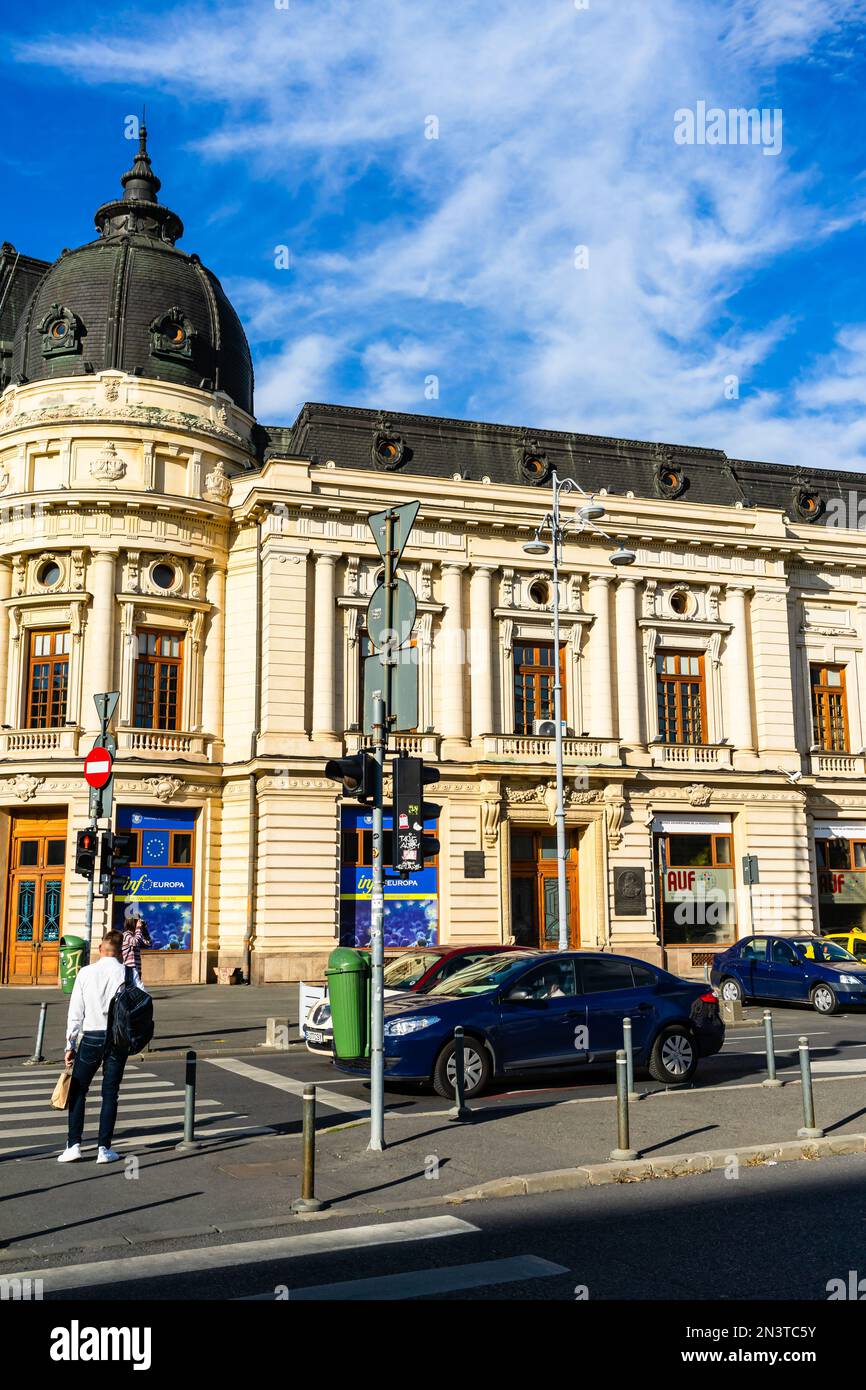 The city of Bucharest, architecture and old buildings in Bucharest ...