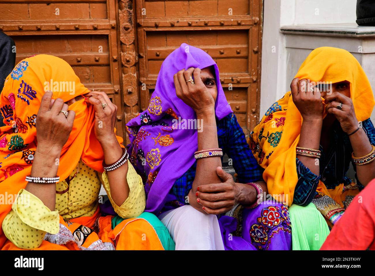 Waiting Indian woman, Old City, Jaipur, Rajasthan, India Stock Photo ...