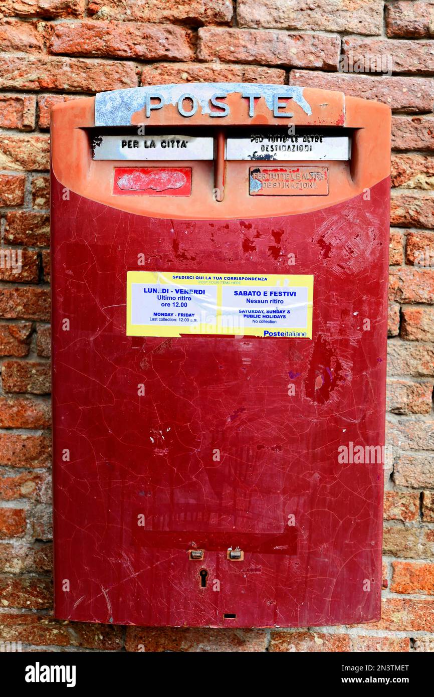 Heritage mailbox hi-res stock photography and images - Alamy