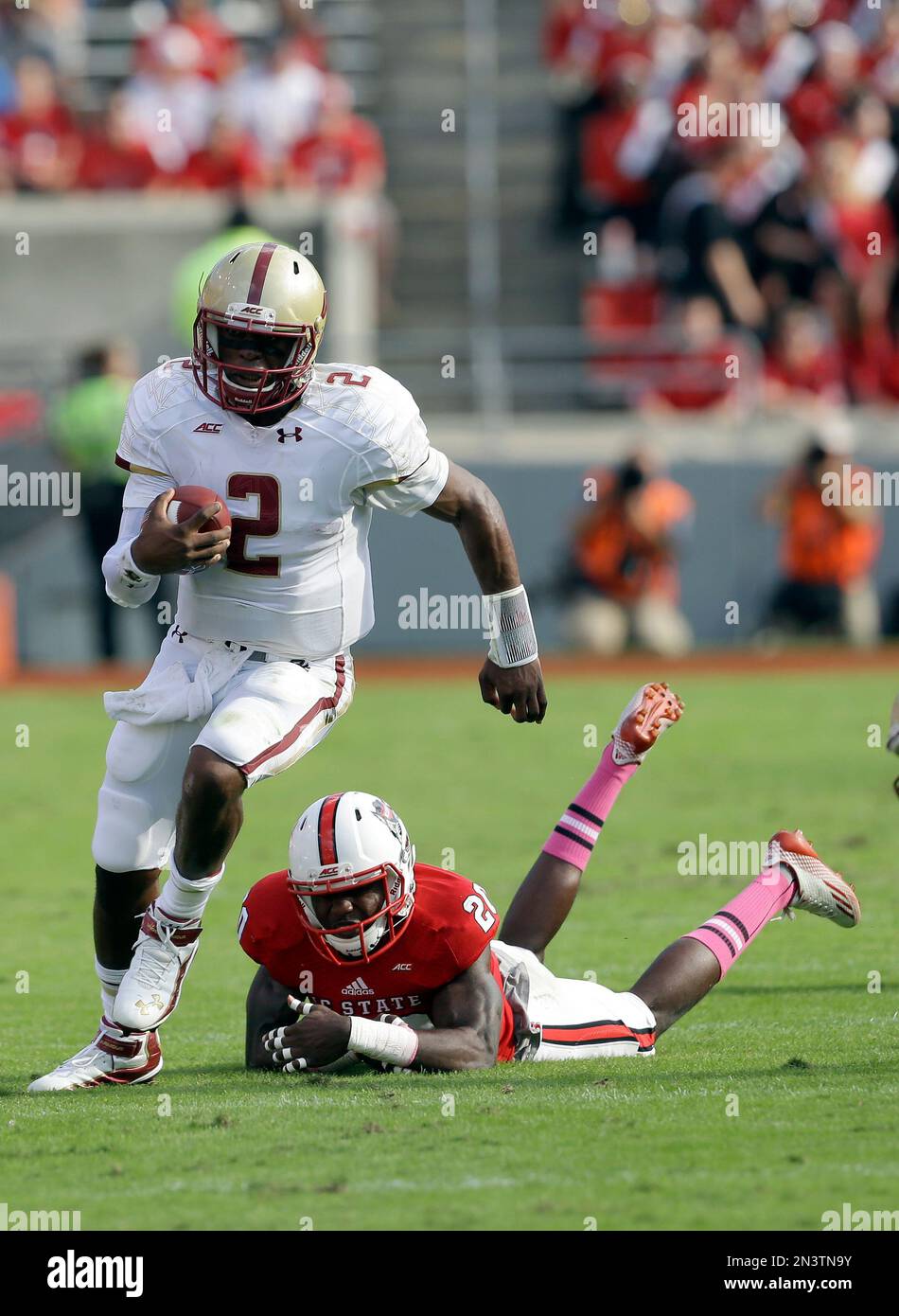 Boston College quarterback Tyler Murphy (2) runs as North Carolina ...