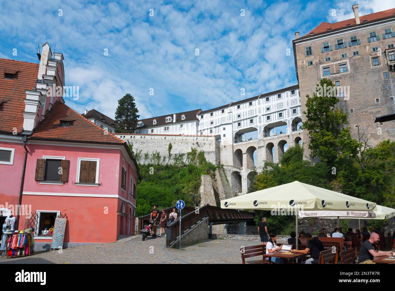 Plastovy most mantle bridge and Cesky Krumlov Castle, Cesky Krumlov ...