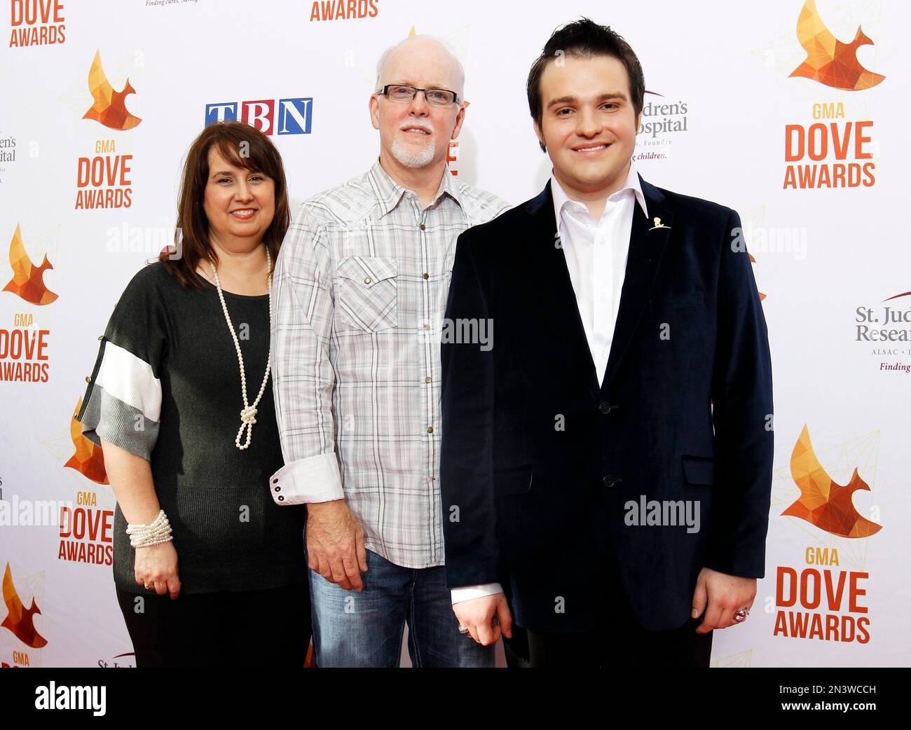 Nathan Stanley, right, Terry Thompson, center, and Rhonda Thompson ...