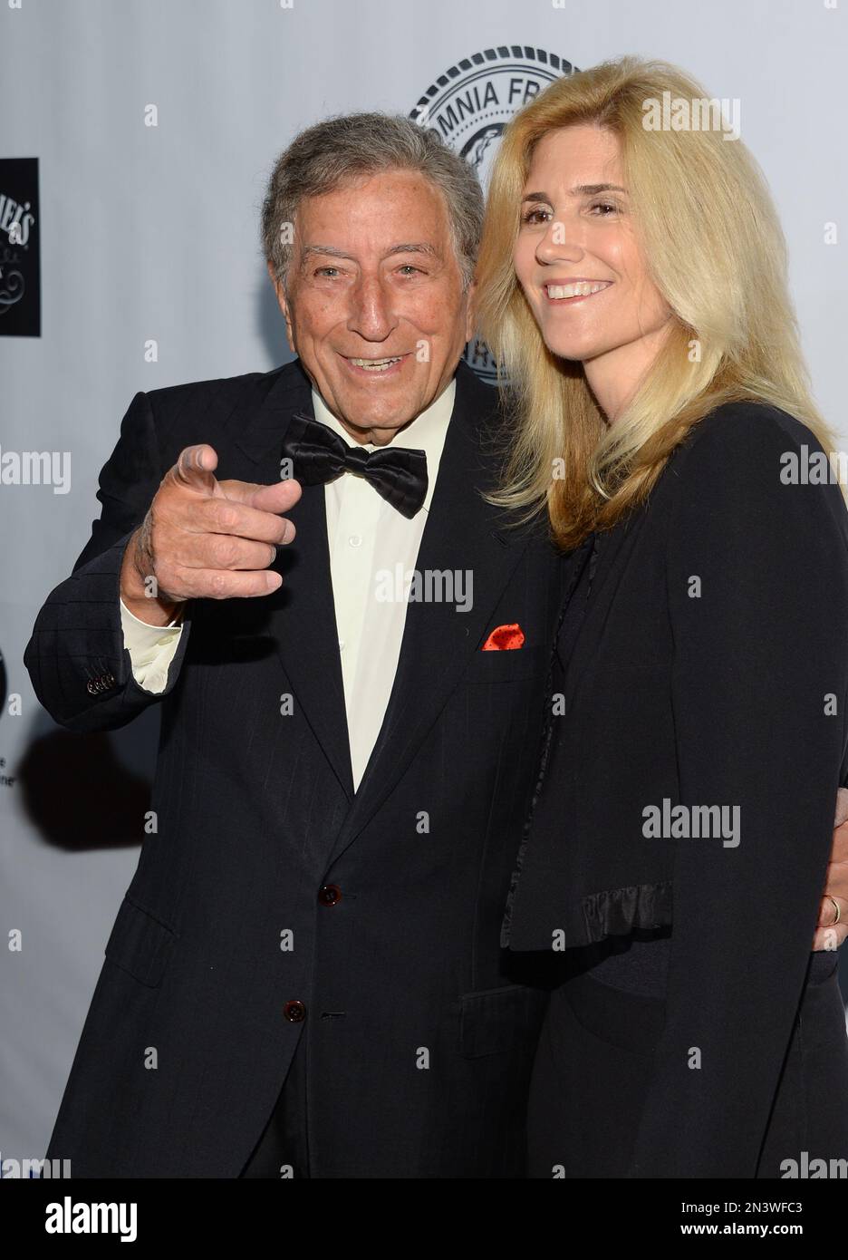 Singer Tony Bennett and wife Susan Crow attend The Friars Foundation ...