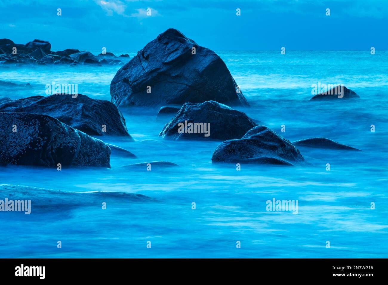 Winter Scandinavian landscape with stormy sea, Uttakleiv strand, sea ...