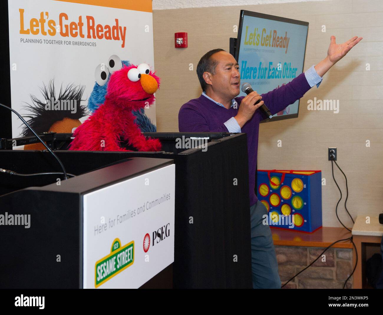 IMAGE DISTRIBUTED FOR PSEG - Elmo and Alan of Sesame Street explain the ...