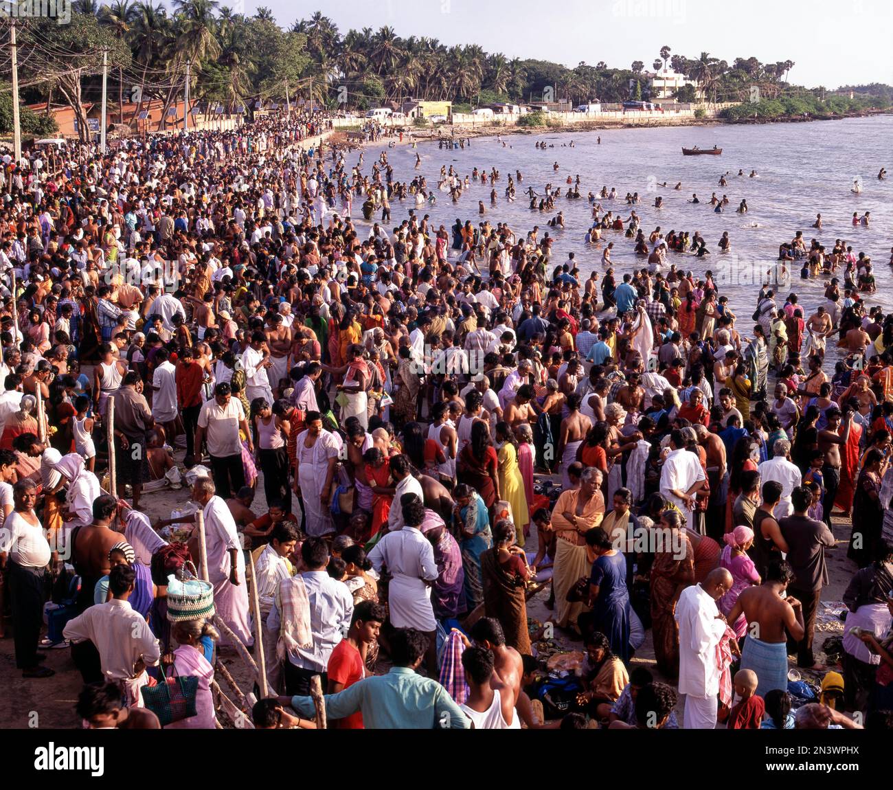 On new moon day, Aadi Amavasya day lakhs of devotees made the holy dip ...
