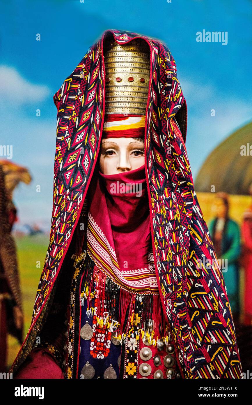 Turkmenistan bride wedding hi-res stock photography and images - Alamy
