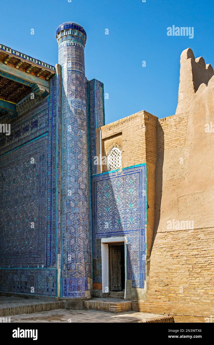 Summer mosque completely decorated with majolica in the Ko'xna Ark ...